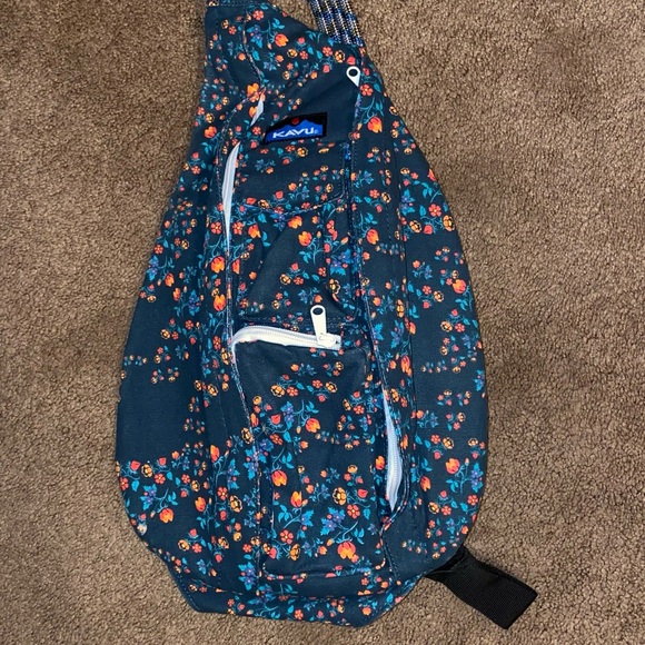 Kavu | Bags | Kavu Navy Floral Sling Bag | Poshmark